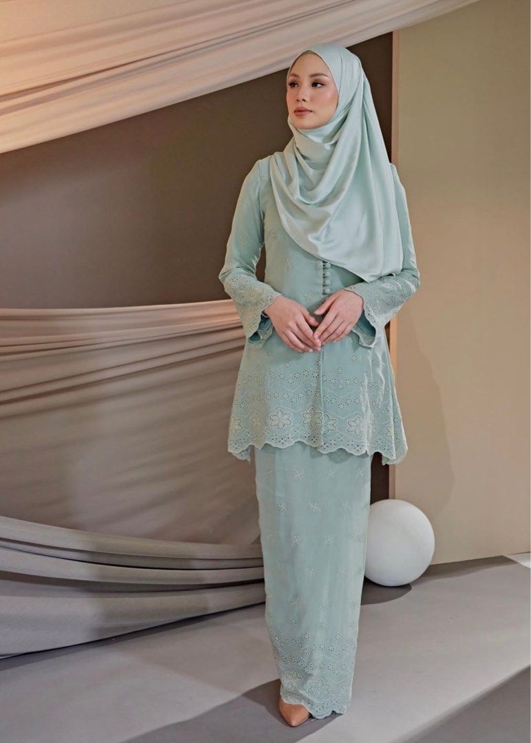 Minimalace Daira, Women's Fashion, Muslimah Fashion, Baju Kurung & sets ...