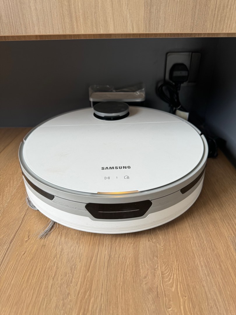 Samsung bespoke jetbot robot vacuum, TV & Home Appliances, Vacuum Cleaner & Housekeeping on ...