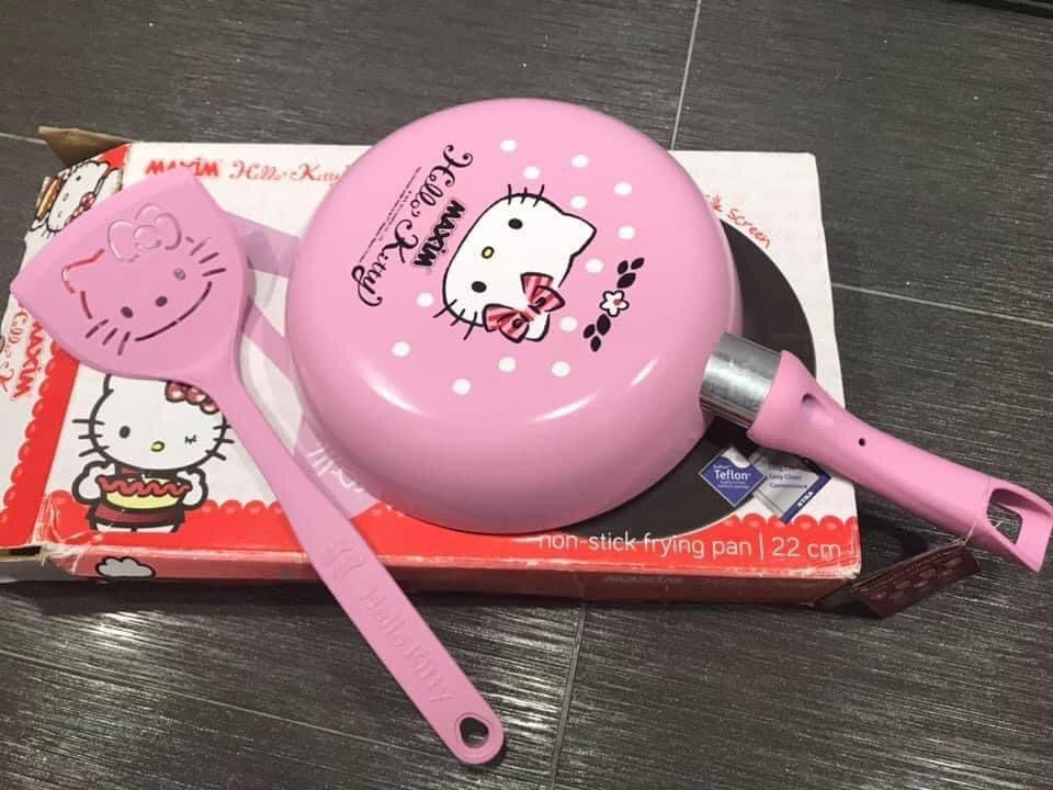 Sanrio Hello Kitty Pan 22 cm, Furniture & Home Living, Kitchenware ...