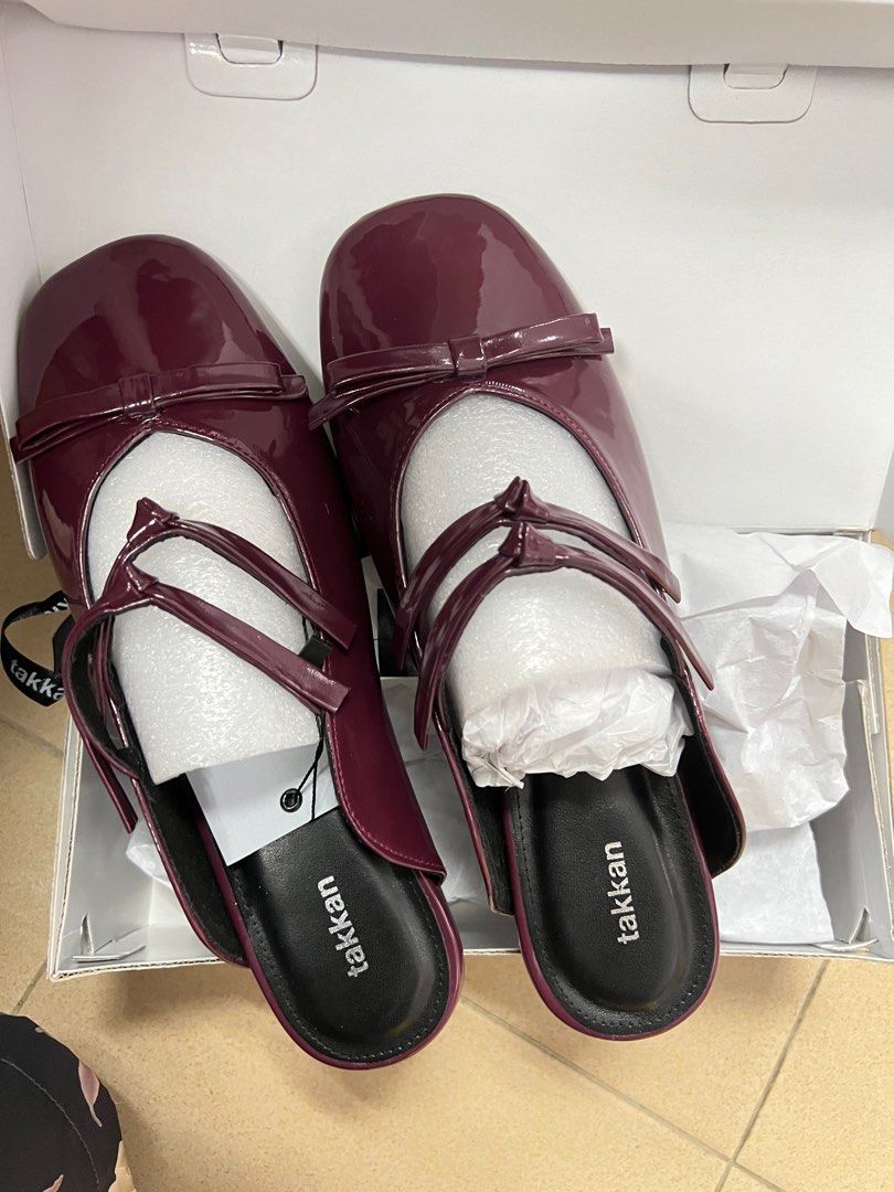 Takkan Vidi Mules, Women's Fashion, Footwear, Flats on Carousell