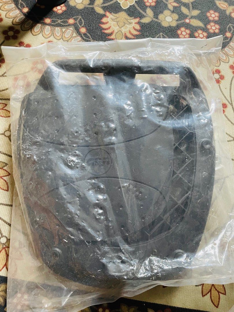 Tapak letak box moto, Everything Else, Others on Carousell
