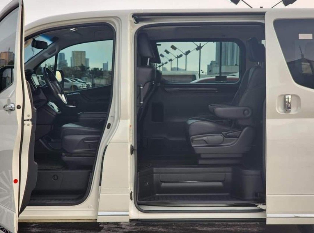 Toyota Hiace Super Grandia Leather Pearl White Fresh Automatic Sliding ...