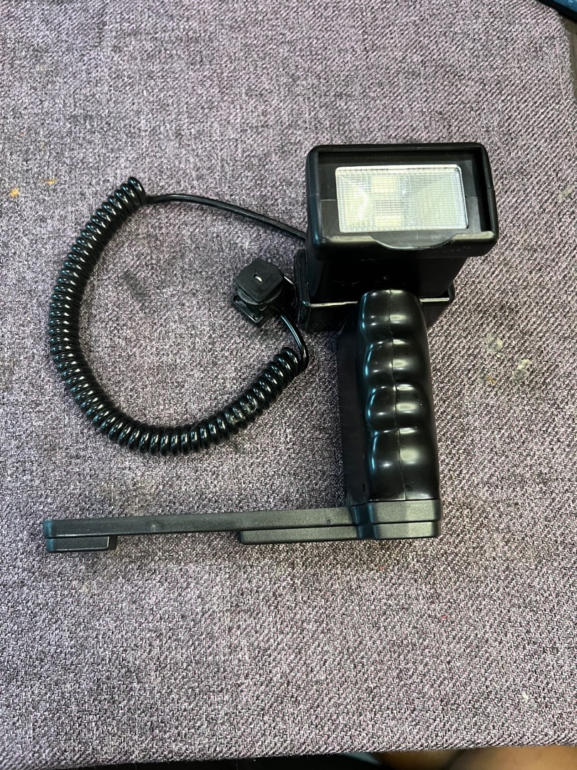 Vintage Camera Flash in Good Working condition, Photography ...