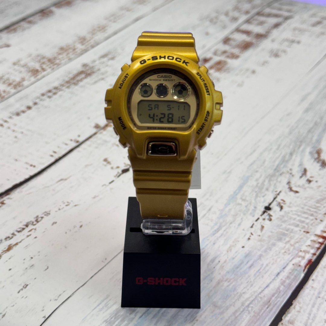旺角門市有現貨 100%全新 G-SHOCK手錶 DW-6900GD-9 金色絕版款式 搶眼之選, 名牌, 手錶 - Carousell