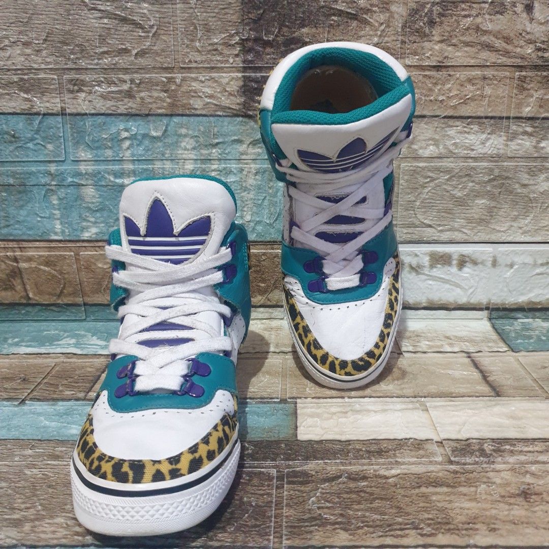 Adidas JS Bones Jeremy Scott Flintstones, Fesyen Pria, Sepatu ...