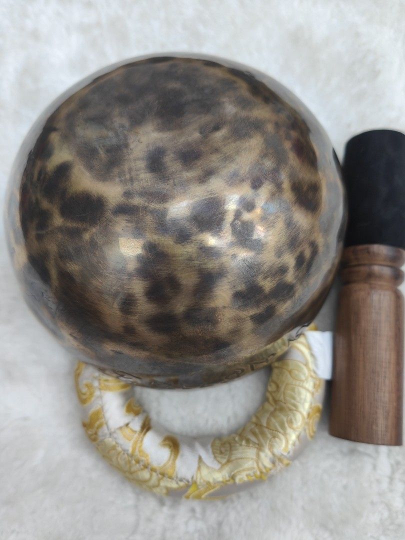 Handmade Full Moon Singing Bowl (Direct from Nepal), Hobbies & Toys ...