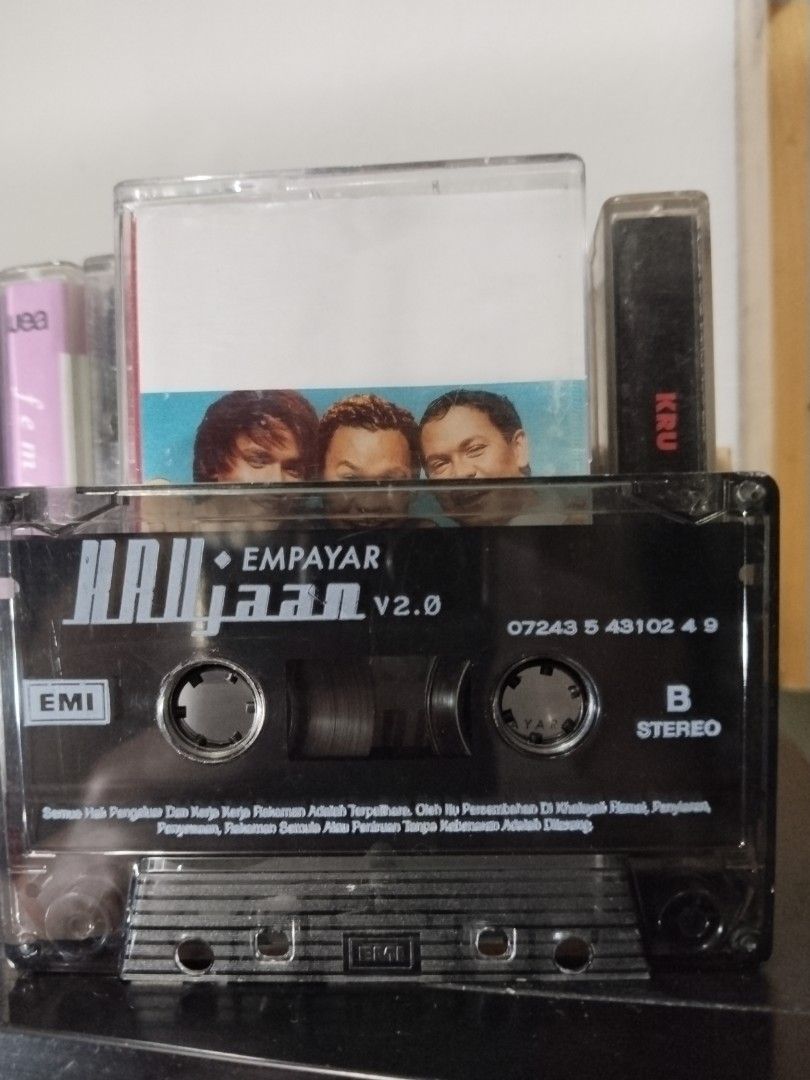 Kaset KRU, Hobbies & Toys, Music & Media, CDs & DVDs on Carousell