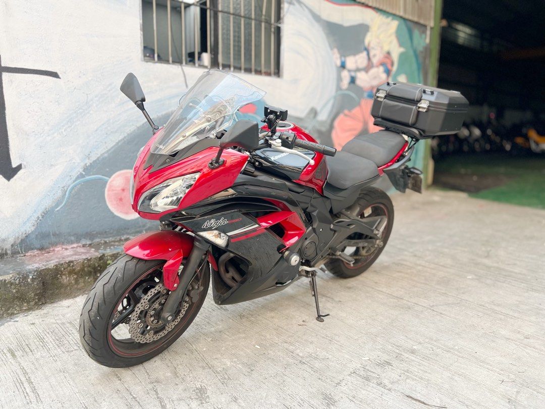 Kawasaki ER6F ABS, 機車, 重機在旋轉拍賣