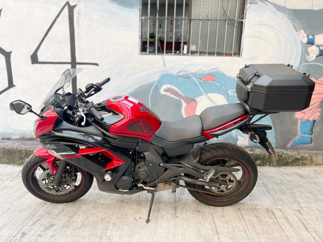 Kawasaki ER6F ABS, 機車, 重機在旋轉拍賣