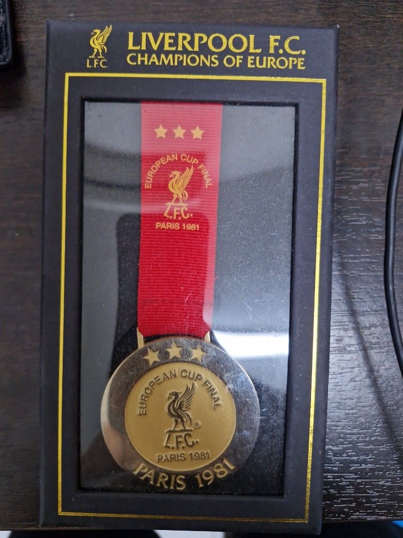 Liverpool Medal, Hobbies & Toys, Collectibles & Memorabilia, Fan ...
