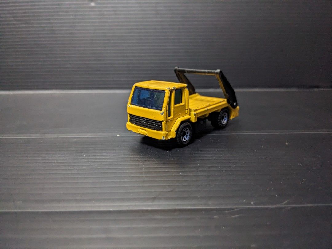 Matchbox Ford Cargo Skip Yellow Black Truck 1986 Thailand, Hobbies ...