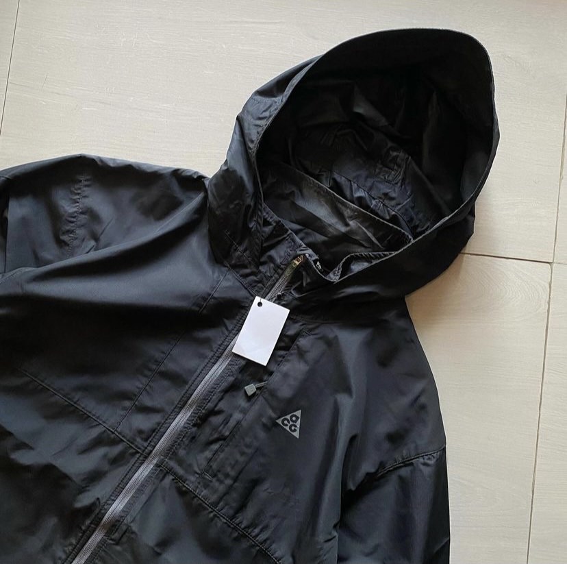 Nike ACG Gorpcore Jacket Packable, Olah Raga, Baju Olahraga di Carousell