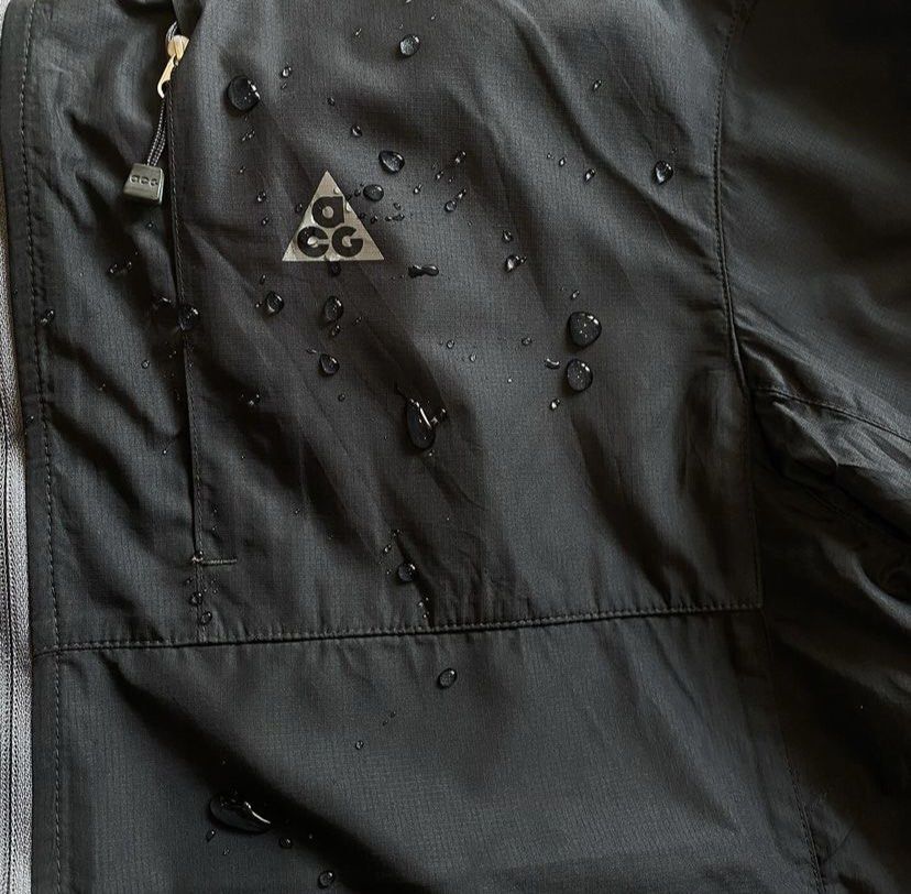 Nike ACG Gorpcore Jacket Packable, Olah Raga, Baju Olahraga di Carousell
