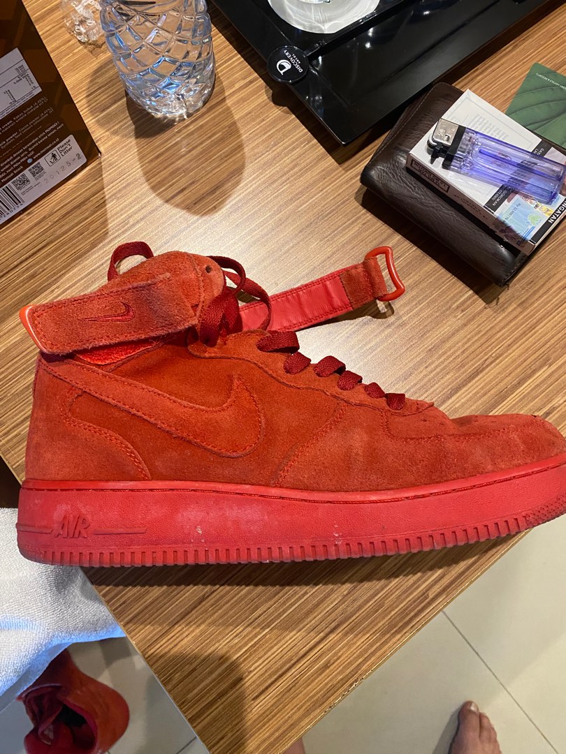 NIKE AIR FORCE 1 TRIPLE RED SUEDE, Fesyen Pria, Sepatu , Sneakers di ...