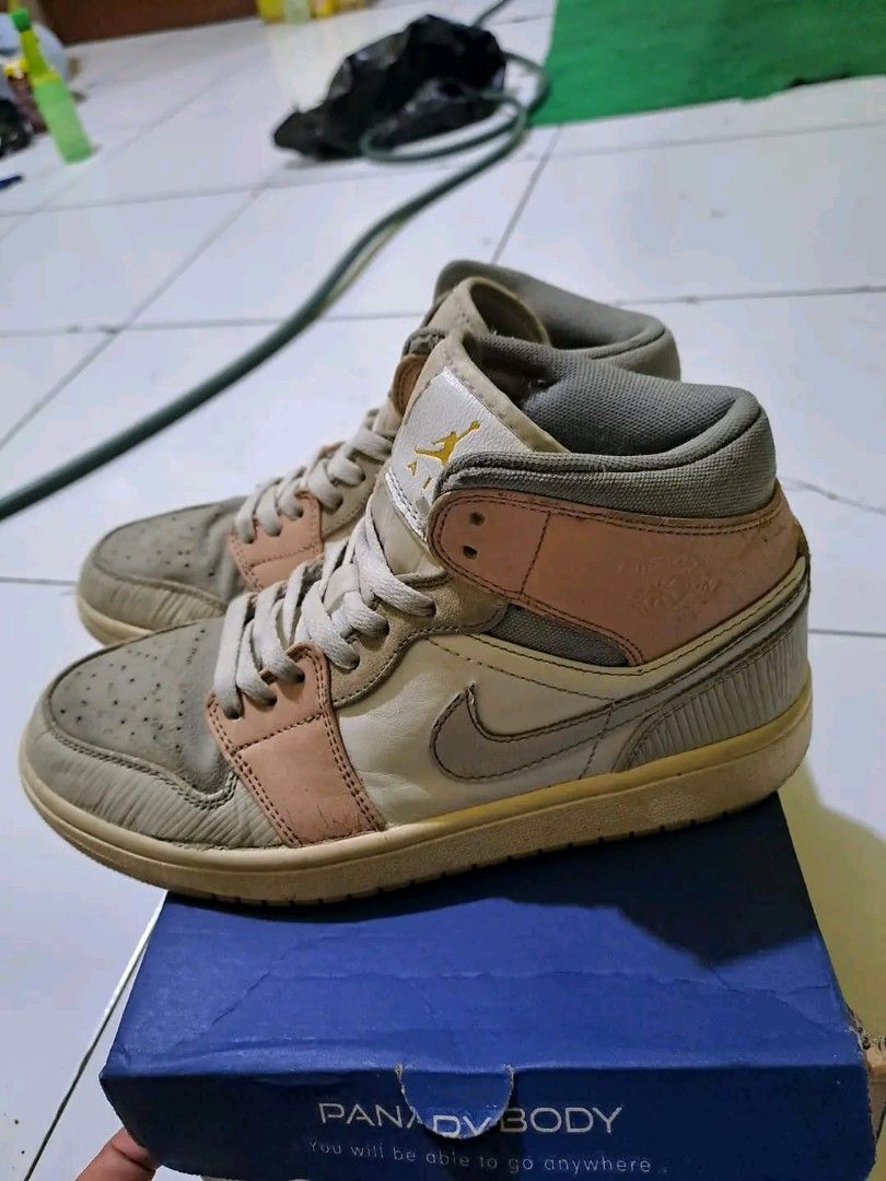 Nike air jordan 1, Fesyen Pria, Sepatu , Sepatu Boot di Carousell