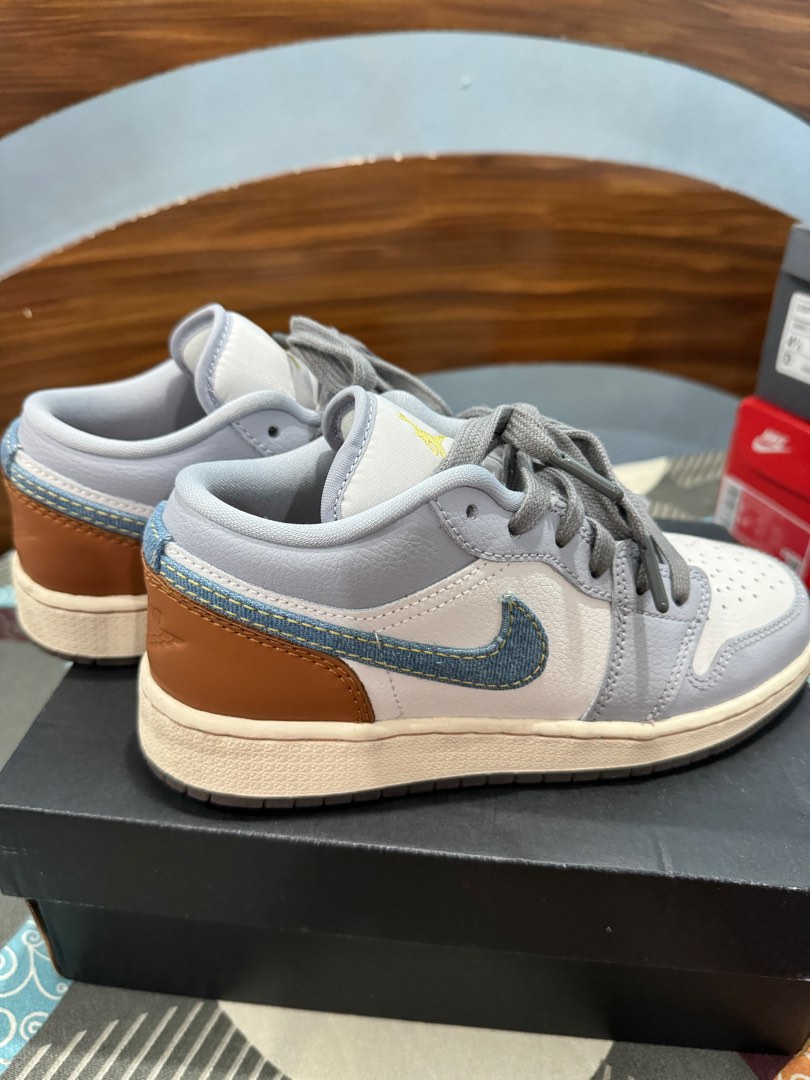 Nike AJ 1 Low SE, Women's Fashion, Footwear, Sneakers on Carousell