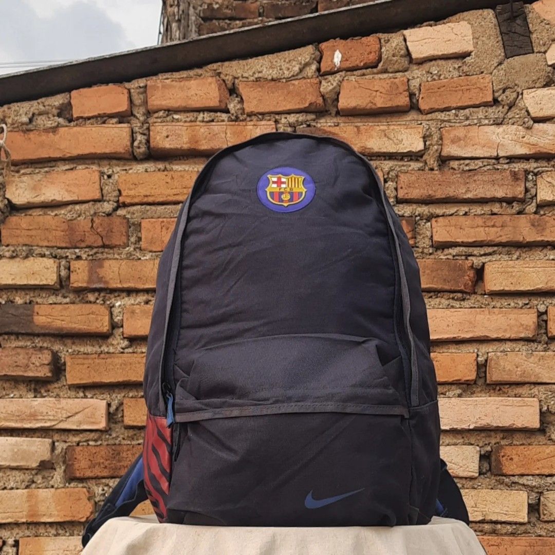 Nike fc barcelona backpack, Fesyen Pria, Tas & Dompet , Ransel di Carousell