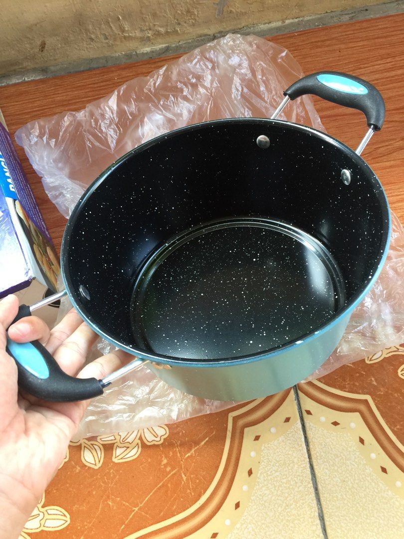 Panci kuah warna biru, Kitchen & Appliances di Carousell