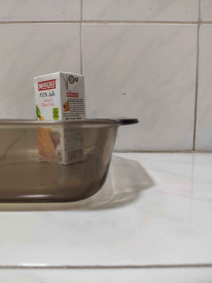 Pyrex Bakeware 2L Corning USA, Furniture & Home Living, Kitchenware ...