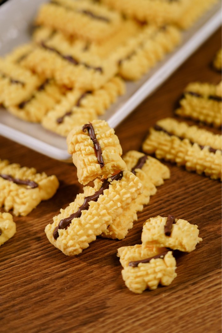 Semperit Choco Cookies (42 pcs) - Kuih Raya, Food & Drinks, Homemade ...