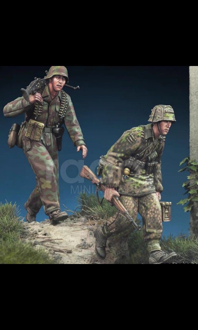 1/35 resin WWII German MG team running, Hobbies & Toys, Toys & Games on ...