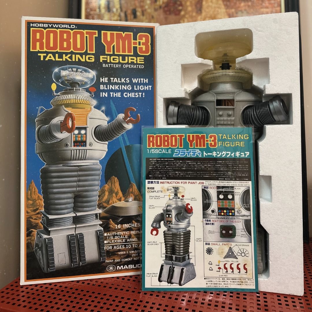 全新絕版收藏 Lost in Space ROBOT YM-3 塗裝模型, 興趣及遊戲, 收藏品及紀念品, 古董收藏 - Carousell