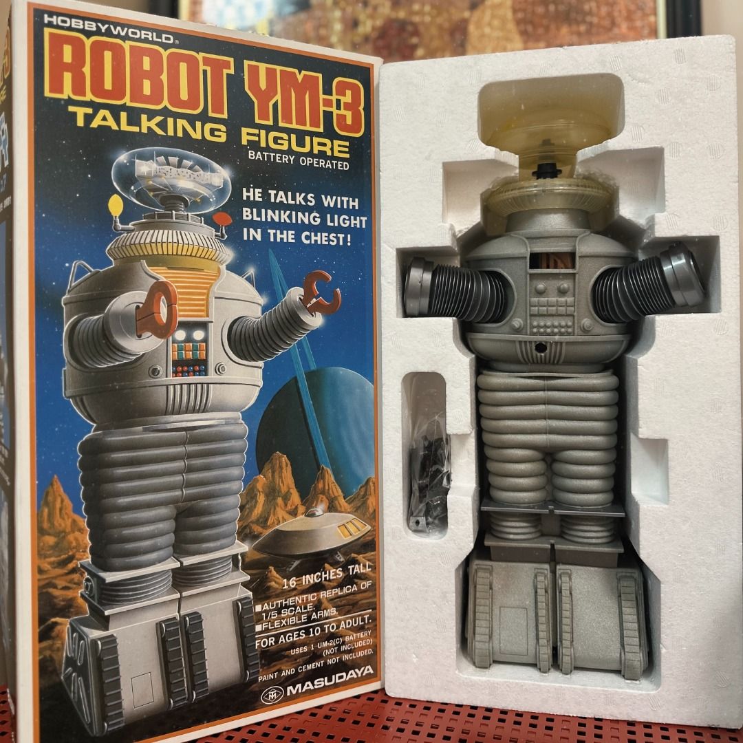 全新絕版收藏 Lost in Space ROBOT YM-3 塗裝模型, 興趣及遊戲, 收藏品及紀念品, 古董收藏 - Carousell