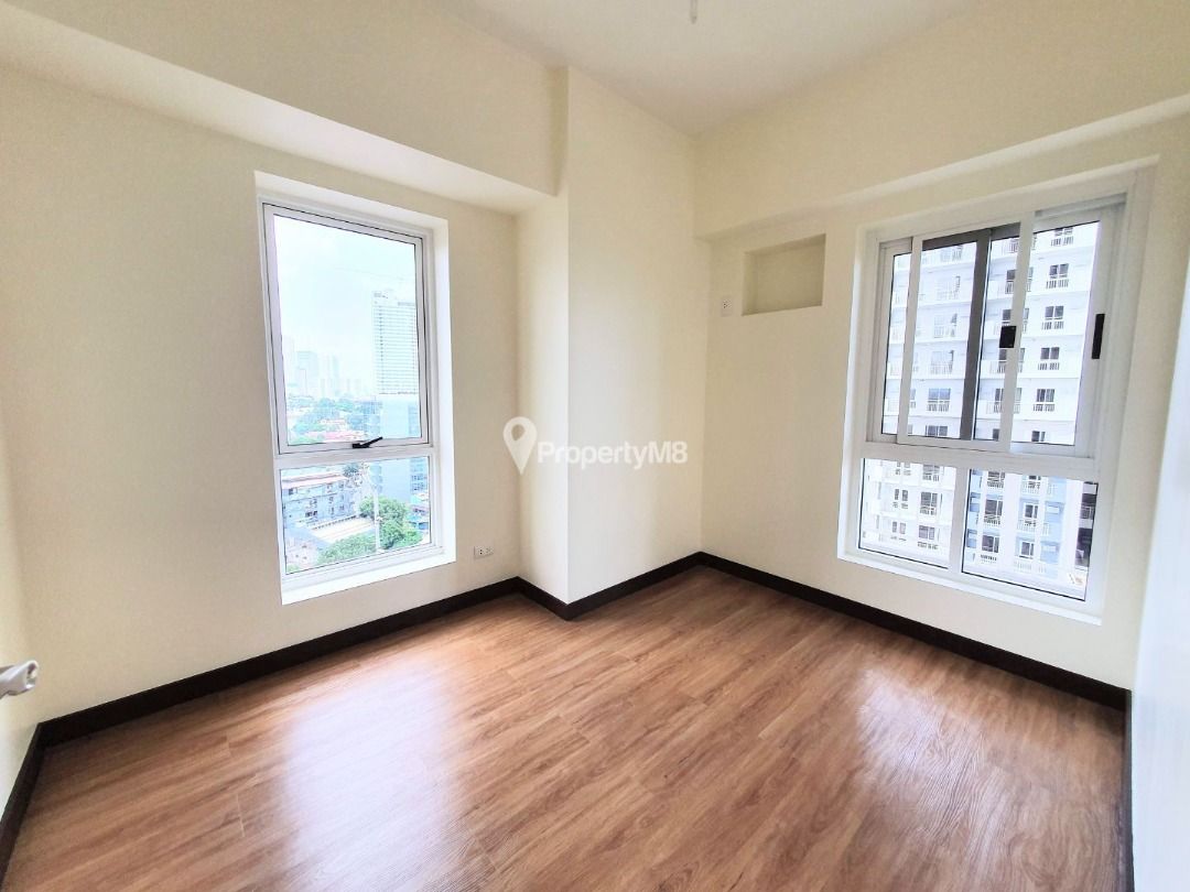 Brio Tower 3BR Three Bedroom with Tandem Parking near Rockwell Center ...