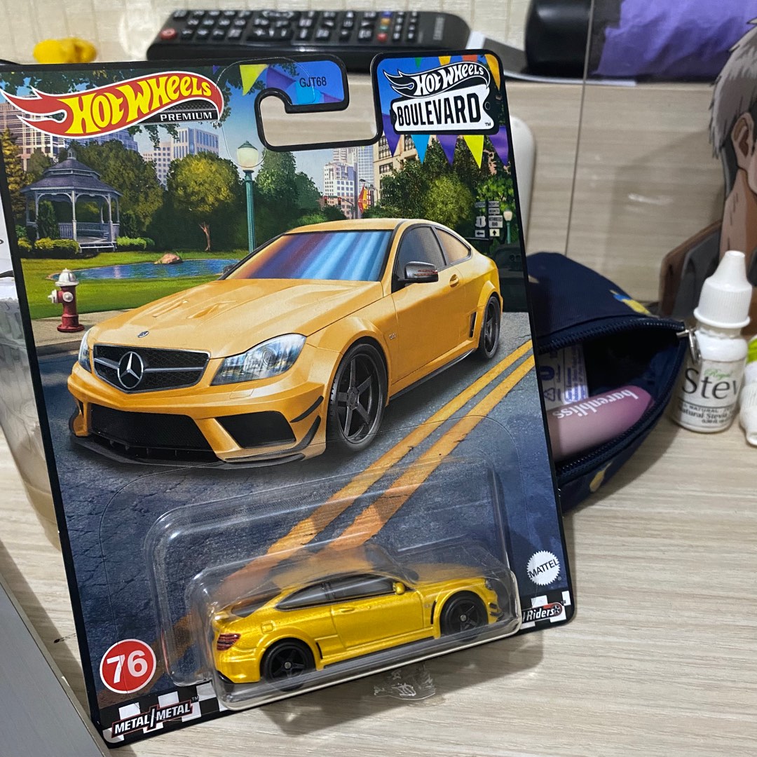 Hot Wheels Premium Mercedes Benz C63 AMG, Toys & Collectibles, Mainan ...