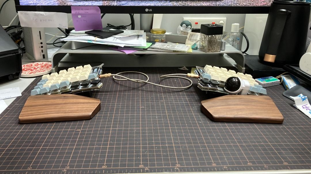 Keyball61 Split and Ergo Keyboard, 電腦＆科技, 電腦周邊及配件, 電腦鍵盤及相關產品 - Carousell