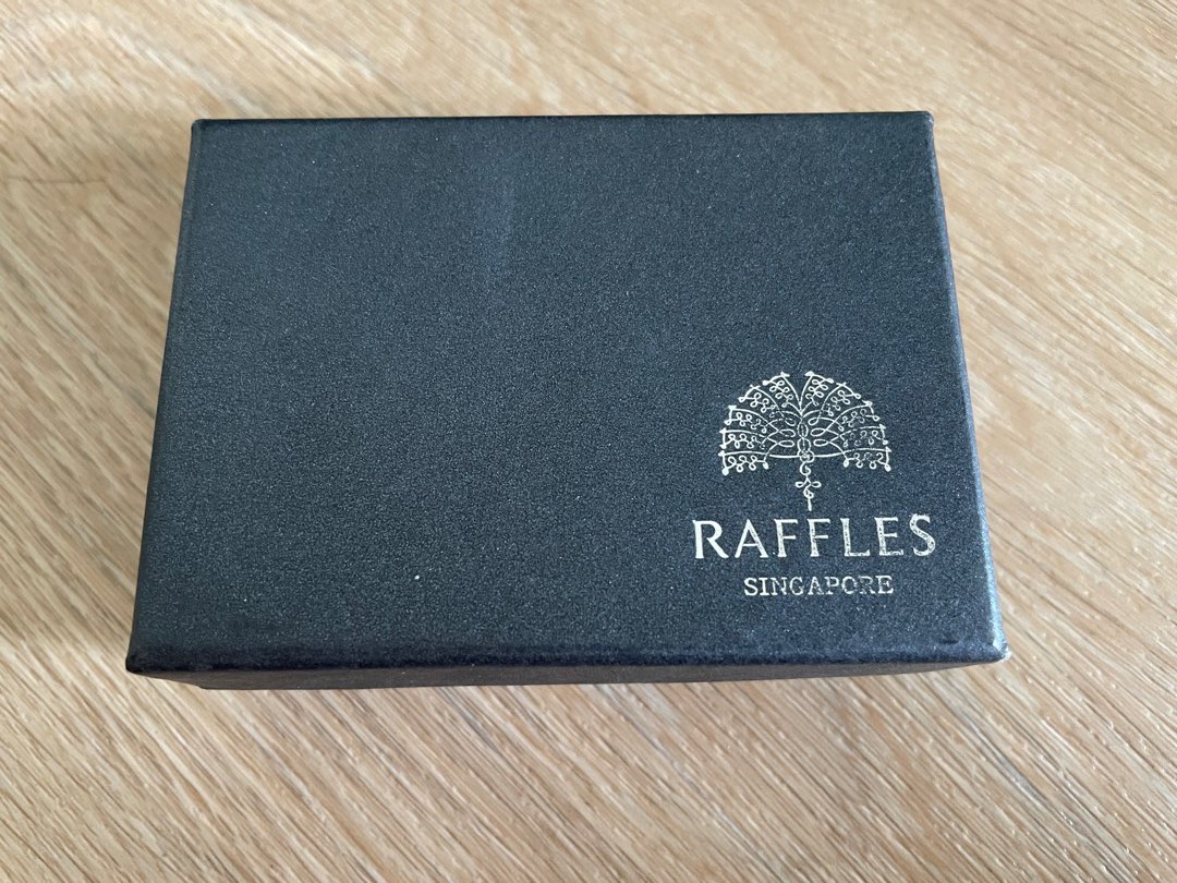 Luggage Tag: Raffles hotel, Men's Fashion, Watches & Accessories ...