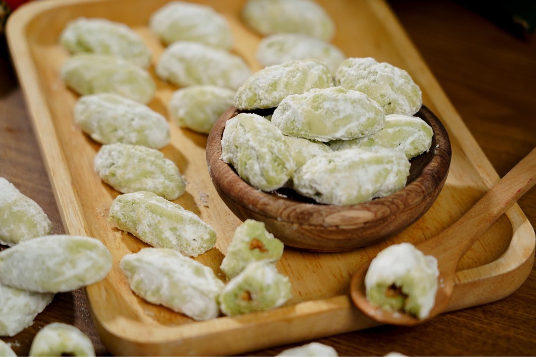 Makmur Kacang (42 pcs) - Kuih Raya, Food & Drinks, Homemade Bakes on ...