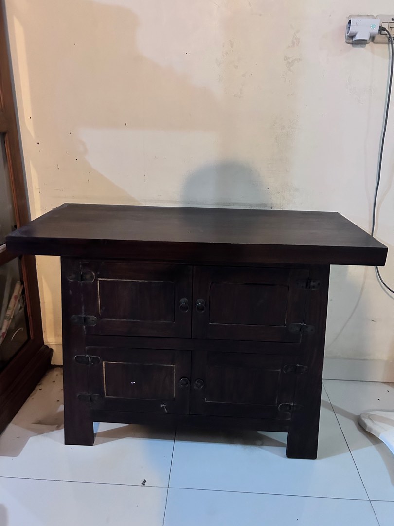 Meja lemari, Perabotan Rumah di Carousell