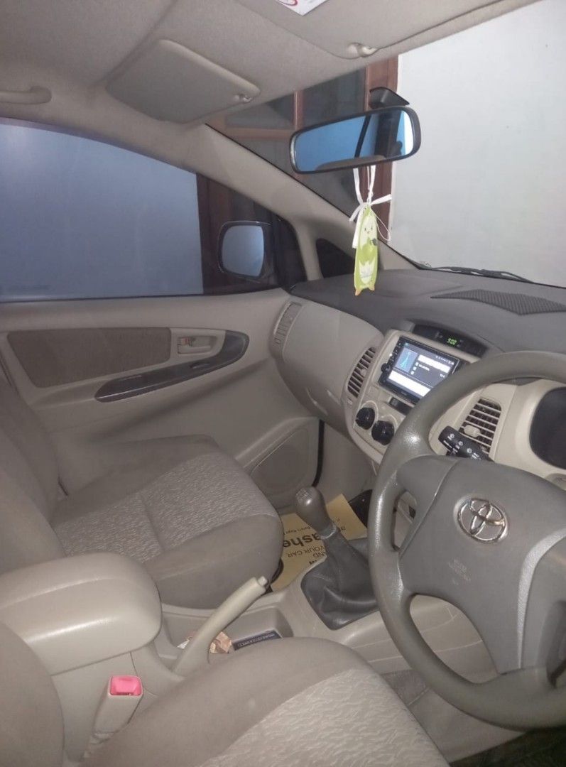 Mobil Toyota Innova tahun 2015 E manual 2.0 cc, Mobil & Motor, Mobil ...