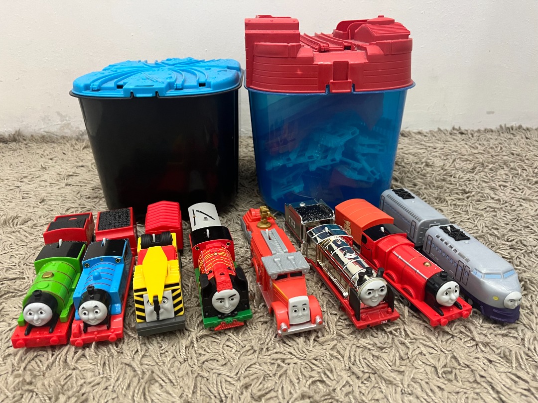 SET THOMAS AND FRIEND TOYS, Hobbies & Toys, Collectibles & Memorabilia ...