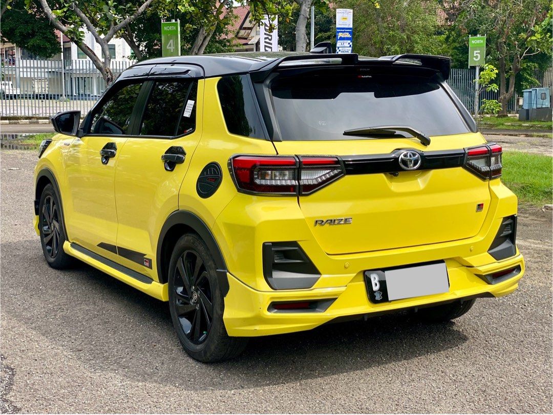 TOYOTA RAIZE GR SPORT TWO TONE KUNING 2022, Mobil & Motor, Mobil untuk ...