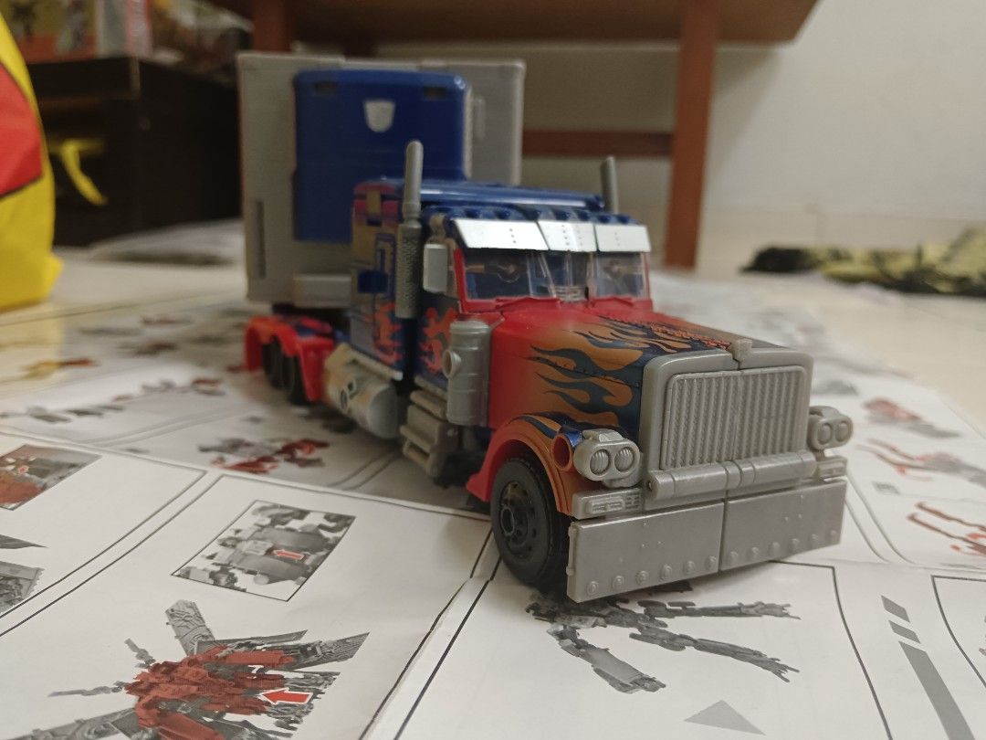 Transformers Dark of the Moon Mechtech Ultimate Optimus Prime Action ...