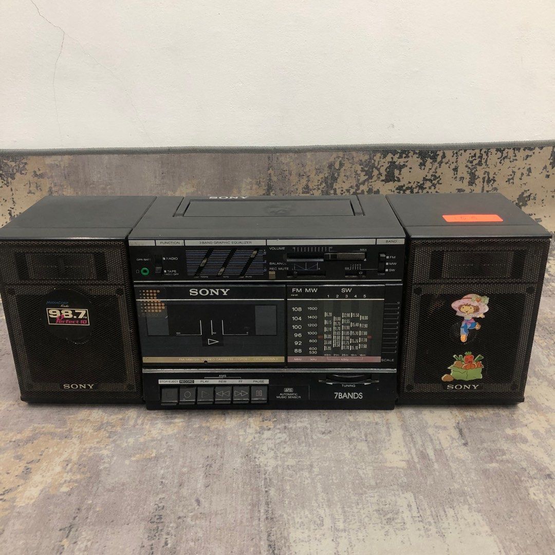 VINTAGE SONY RADIO KASET, Audio, Other Audio Equipment on Carousell