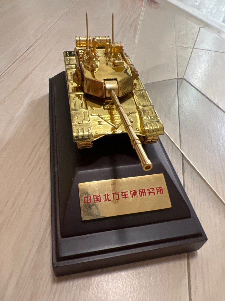 中國北方車輛研究所解放軍坦克擺設模型 PLA type 96 Tank Model with display box, 興趣及遊戲, 玩具 ...