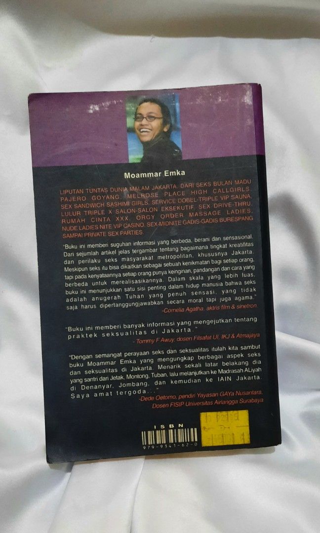 Buku Bacaan Jakarta UnderCover Sex 'n The City by Moammar Emka (PRELOVED), Buku & Alat Tulis ...