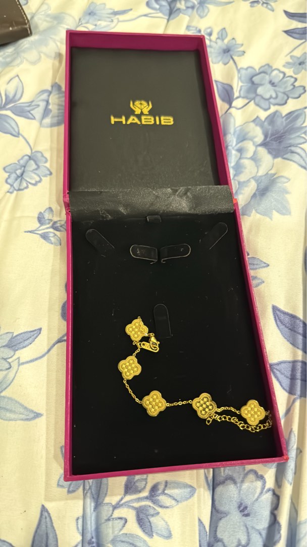 Habib box with gelang (bukan emas), Women's Fashion, Jewelry ...