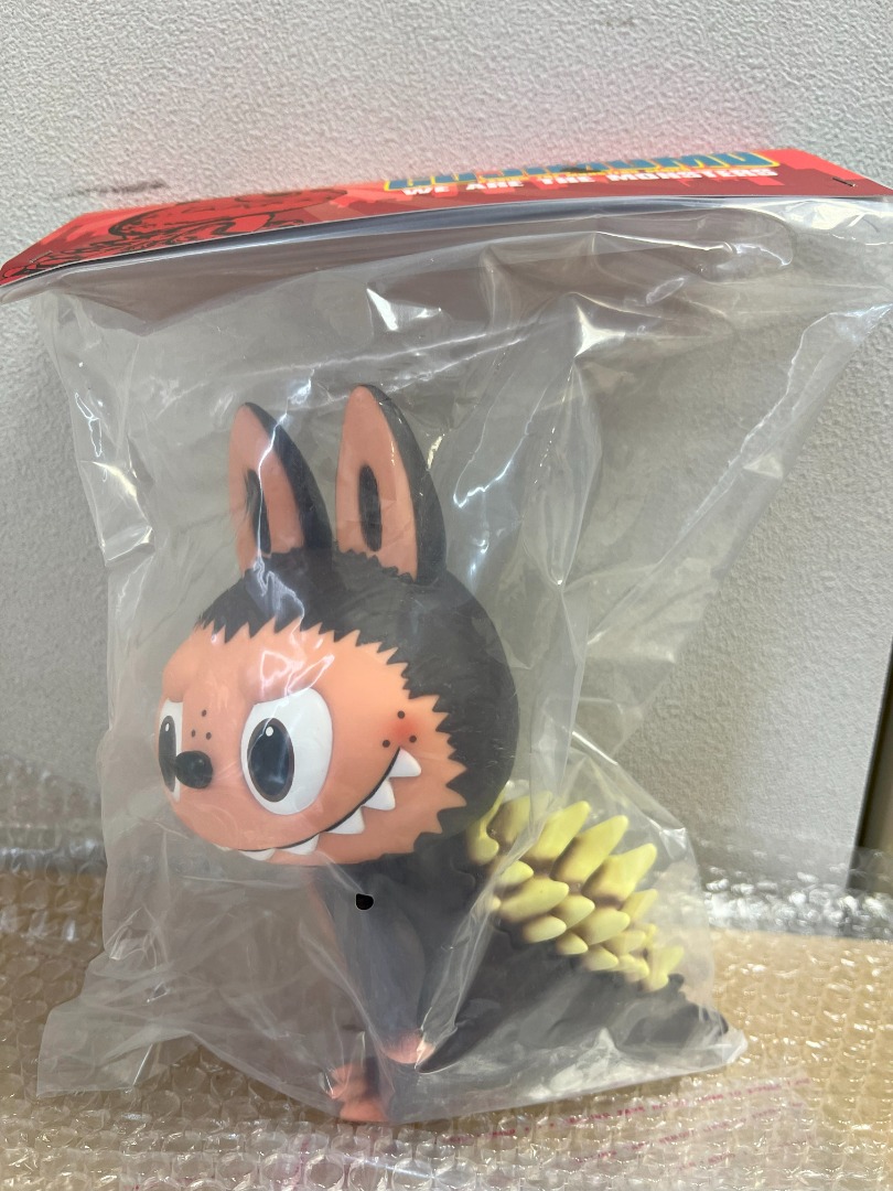 HOW2WORK X KASING LUNG 龍家昇 LABUBU GOJIMOMO 小雀斑, 興趣及遊戲, 玩具 & 遊戲類 - Carousell