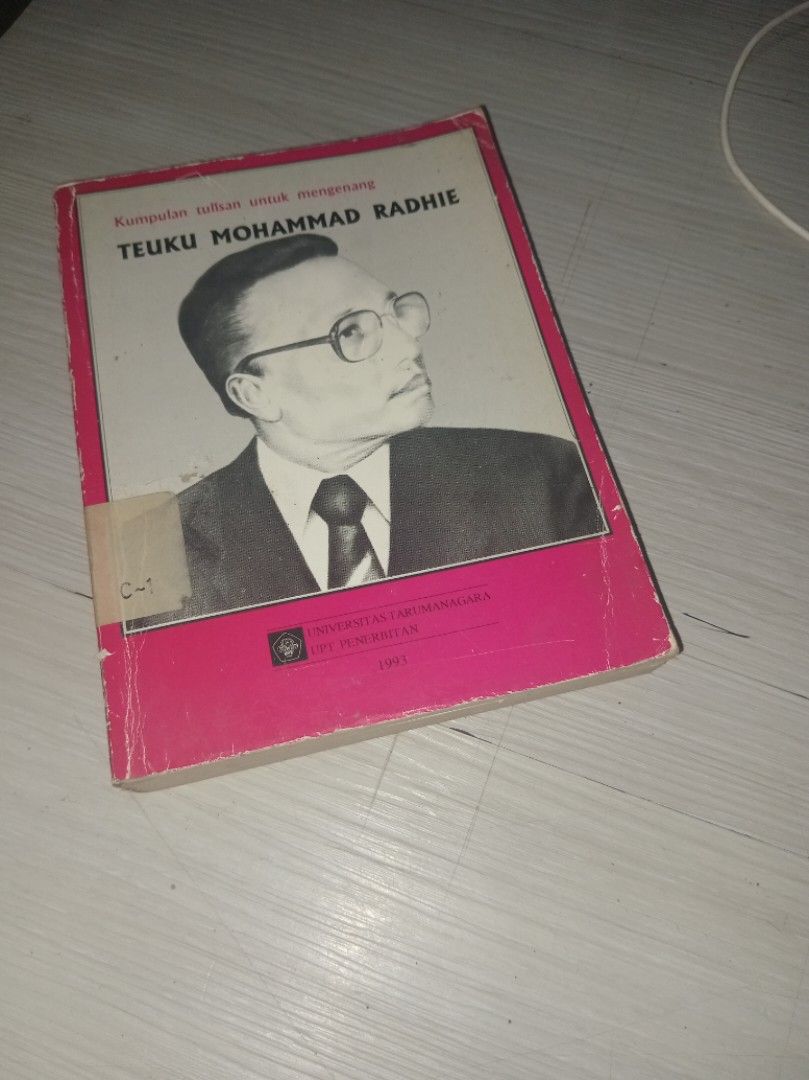 Kumpulan Tulisan untuk mengenang TEUKU MOHAMMAD RADHIE, Buku & Alat ...