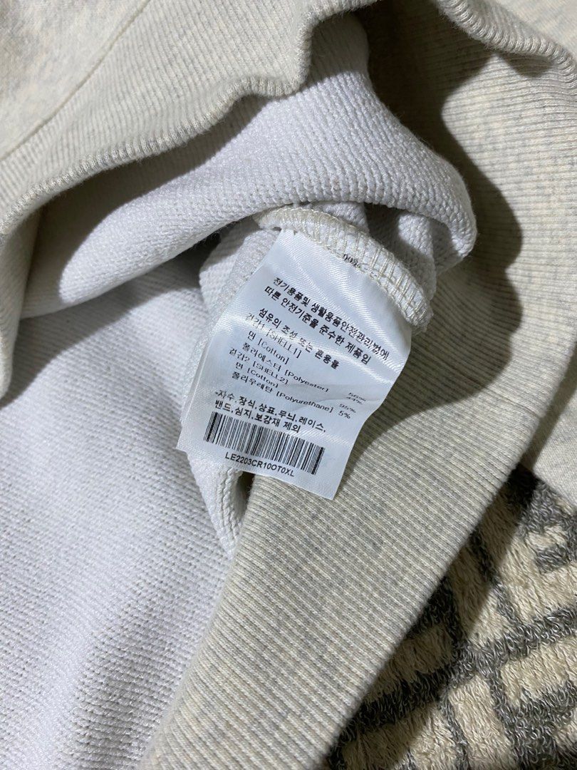 Lee Side Logo Crewneck, Fesyen Pria, Pakaian , Atasan di Carousell