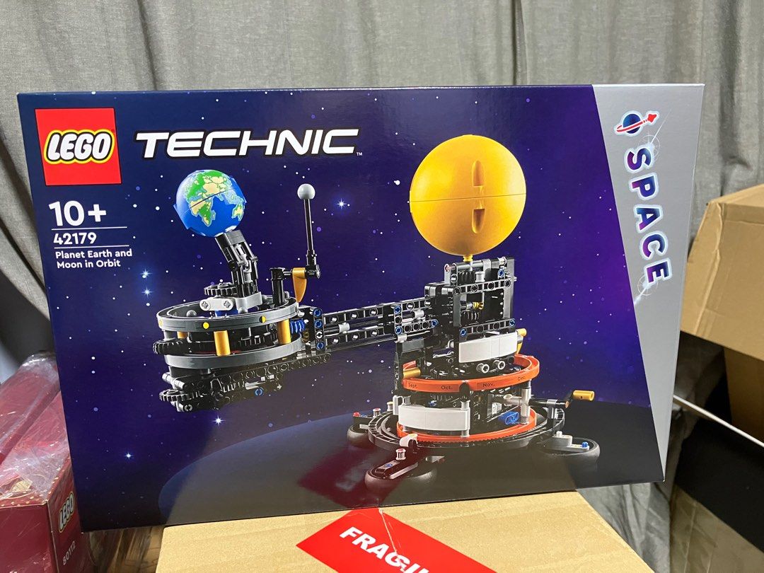 Lego 42179 Technic Planet Earth and Moon in Orbit, Hobbies & Toys, Toys ...