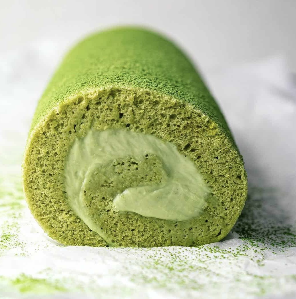 Matcha green tea swiss roll, Food & Drinks, Homemade Bakes on Carousell