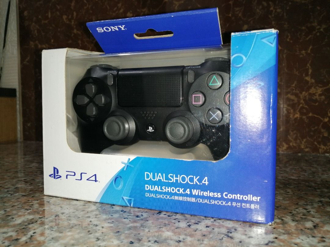 Original Dualshock 4 Jet Black (V2) PS4 Controller, Video Gaming ...