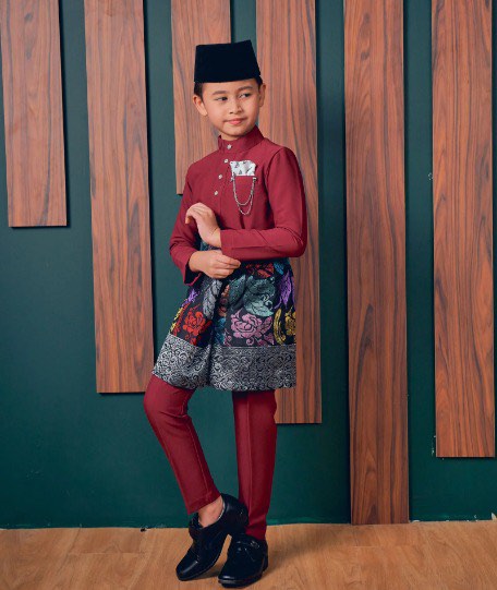 RQAL EXCLUSIVE MAROO , Men's Fashion, Muslim Wear, Baju Melayu on Carousell