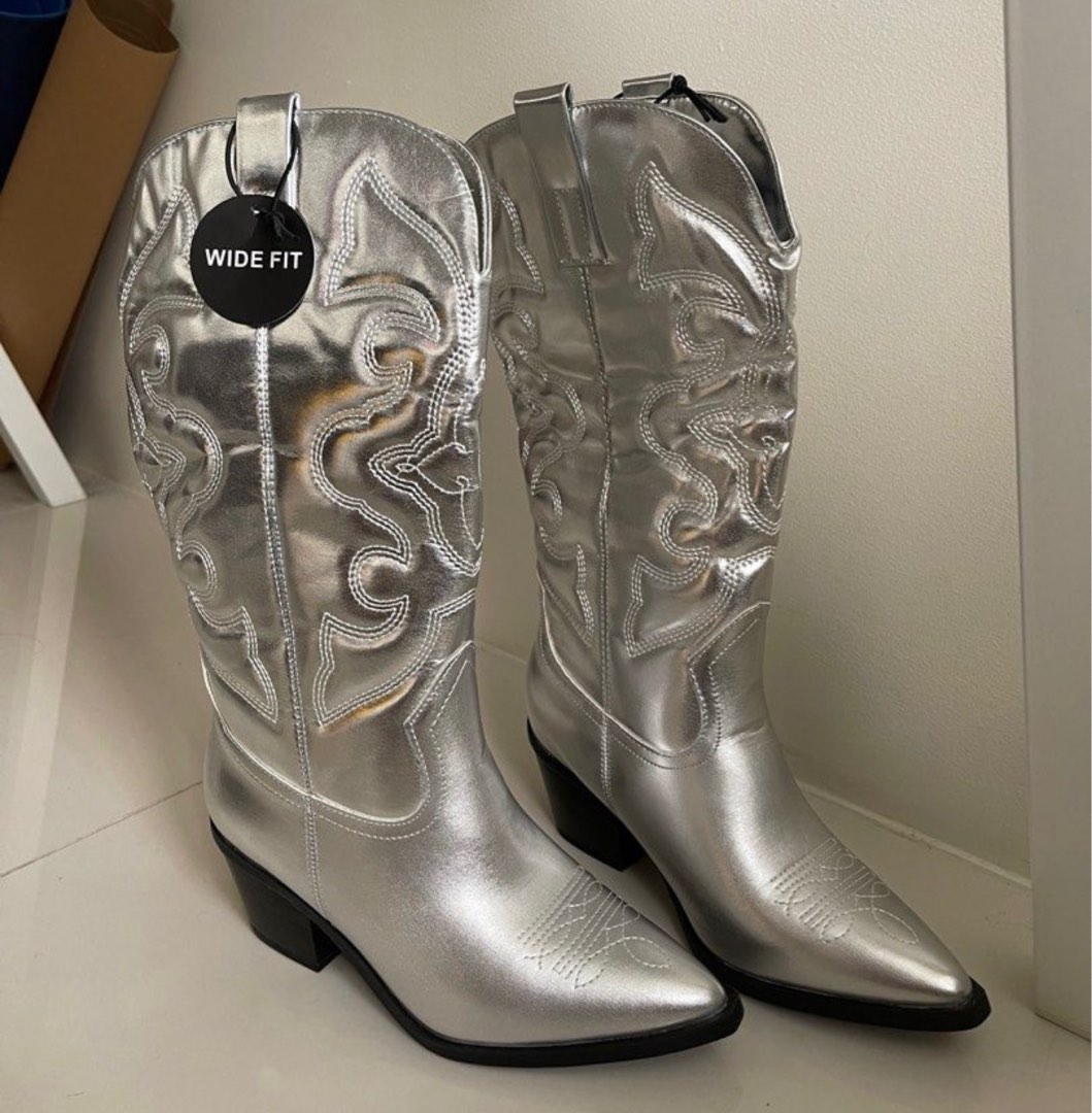 SILVER COWBOY BOOTS, Women's Fashion, Footwear, Boots on Carousell