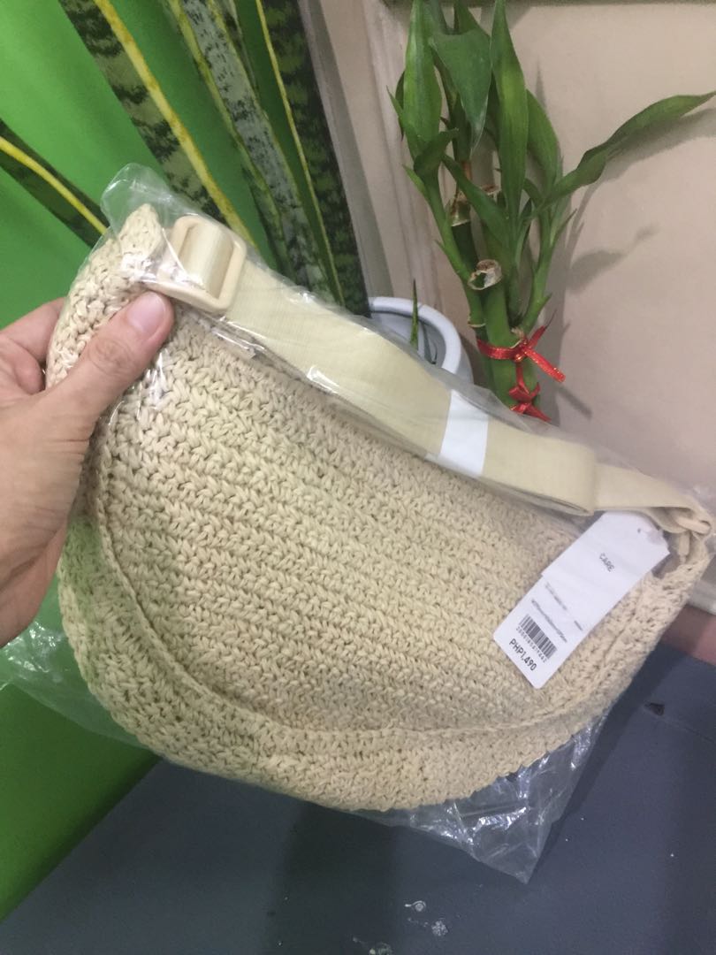 Uniqlo Crochet Dumpling Bag, Women's Fashion, Bags & Wallets, Cross ...